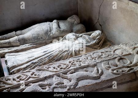 Sir Edward Dudley and Elizabeth Wood effigies, St. Peter`s Church ...