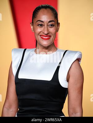Tracee Ellis Ross walking the red carpet at the 2017 Vanity Fair Oscar ...