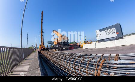 Construction Vertical Drilling Pylon Machine with Mobile Crane on road ...