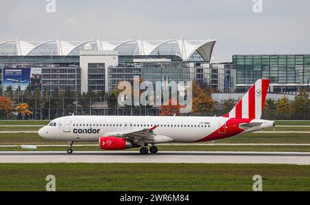 Ein Airbus A320-233 in der Bemalung der deutschen Fluggesellschaft ...