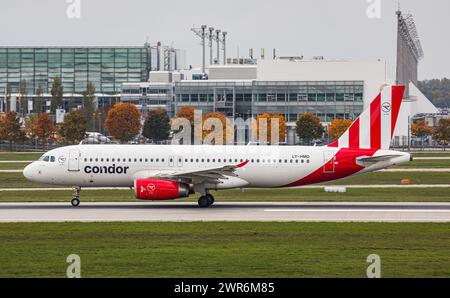Ein Flugzeug der Fluggesellschaft Condor, Airbus A330-941, Kennung D-ANRL im Landeanflug auf den ...