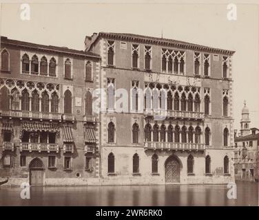 View of the Palazzo Foscari in Venice Stock Photo - Alamy
