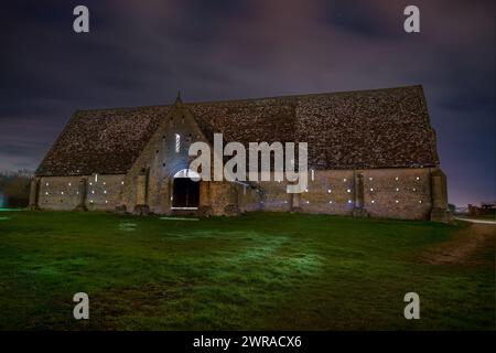 UK, Oxfordshire, Faringdon, Great Coxwell, 14th century Tithe Barn ...
