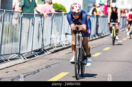 Die Schweizer Triathletin Nina Derron geht beim Ironman 70.3 ...