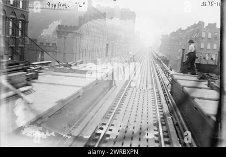 Express track 9th Ave. 'L', Photograph shows the express tracks of the ...