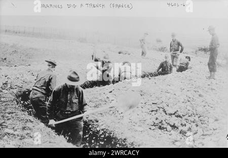 Marines dig a trench (France), 23 Jan 1918. American soldiers digging a ...