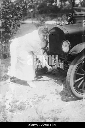 Ada Jones, Photograph shows mezzo-soprano opera singer Ada Jones (1873 ...