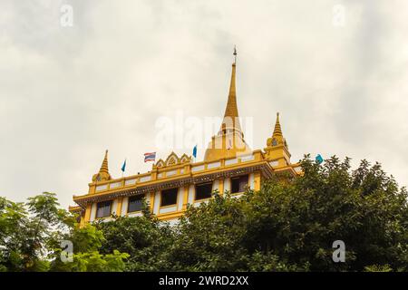 Golden Mountain Majesty: Saket Temple, Bangkok - A Breathtaking View ...