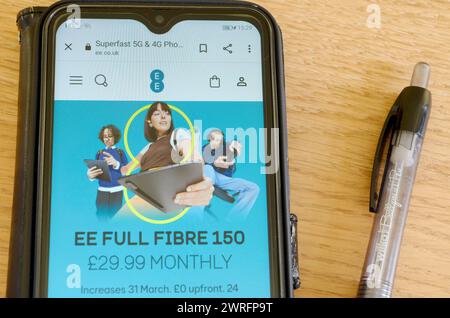EE Website on a Smartphone, UK Stock Photo - Alamy