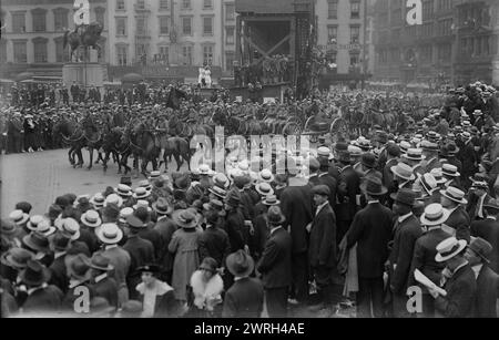 Recruiting Parade, 1917. A parade during World War I in Union Square ...