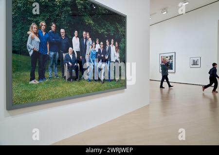 Iglesias Family, San Sebastian, 2015, Family Portraits, Thomas Struth ...