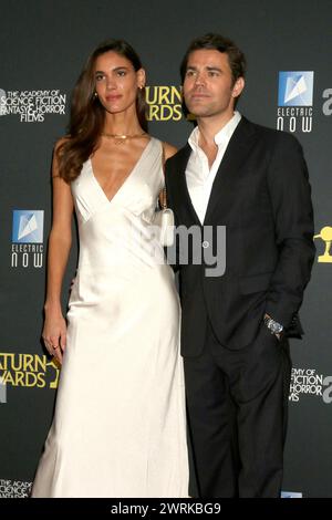 LOS ANGELES - FEB 4: Natalie Kuckenberg, Paul Wesley at the 2024 Saturn ...