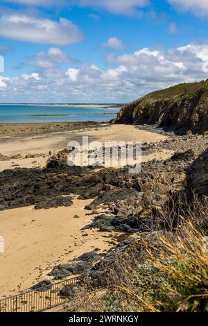 Pointe de Lude à marrée basse depuis la Promenade du Plat Gousset à ...