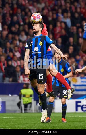 Francesco Acerbi of FC Internazionale competes for the ball with Sergiu ...