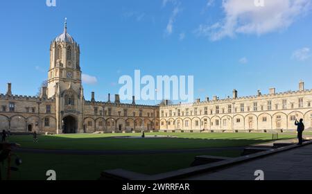 Tom Court or Great Quadrangle at Christ Church college, University of ...