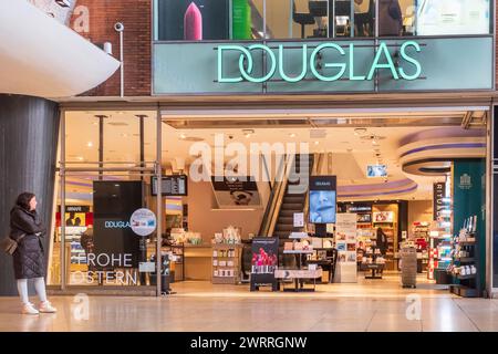 Large Douglas shop at Cologne Central Station Stock Photo - Alamy