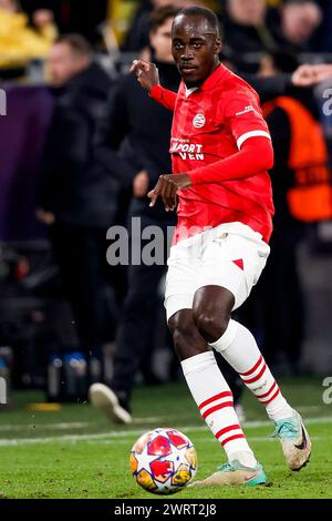 DORTMUND , GERMANY - MARCH 13: Jordan Teze (PSV) controls the ball ...