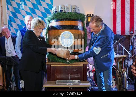 Brauereidirektor Dr. Michael Moeller, Buergermeisterin von Las Vegas ...