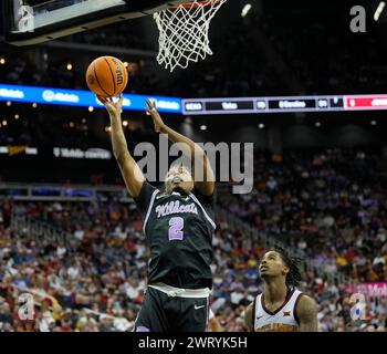 Kansas State guard Tylor Perry (2) drives under pressure from Villanova ...