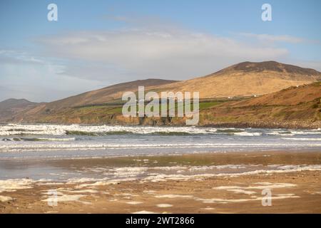 Beach and waves at Slea Head, Iveragh Peninsula, County Kerry, Ireland ...