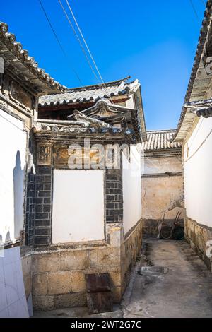 Traditional architecture of Xizhou Ancient Town in Dali, Yunnan, China ...