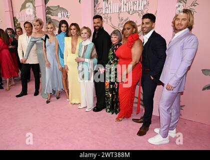 Palm Royale Kristen Wiig & Josh Lucas Stock Photo - Alamy