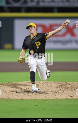 Bradenton, FL: Pittsburgh Pirates pitcher Cristofer Melendez (95 ...