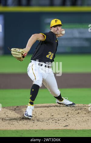 Bradenton, FL: Pittsburgh Pirates pitcher Kyle Nicolas (66) delivers a ...