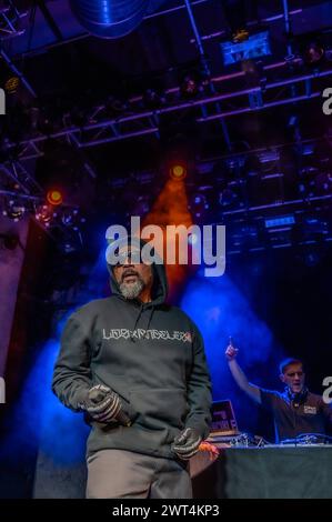 Delinquent Habits live on stage 2022 with Kemo the Blaxican, Ives Irie ...