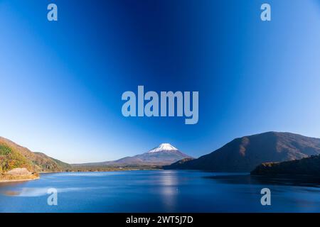 Mount Fuji, Motosuko lake, Motosuko Observation Park, Minobu-cho ...