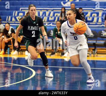 March 9, 2024 - CSU Bakersfield Roadrunners forward Julia Riley #33 ...