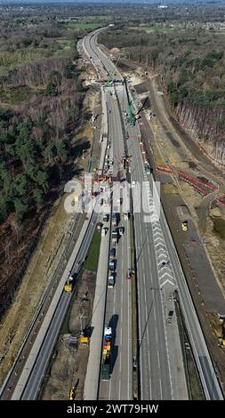 A closed section of the M25 between Junctions 10 and 11, at Byfleet in ...