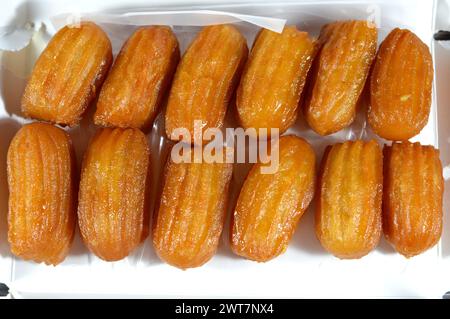 Balah el Sham or Egyptian Choux Pastry, very popular Ramadan month ...