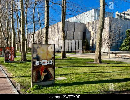 The Barnes Foundation on the Benjamin Franklin Parkway in Philadelphia ...