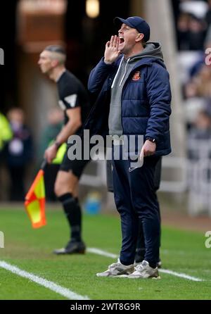 Manager of Sunderland, Mike Dodds - Sunderland v Queens Park Rangers ...