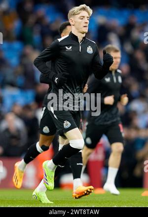 Anthony Gordon Of Newcastle United warms up during the Newcastle United ...