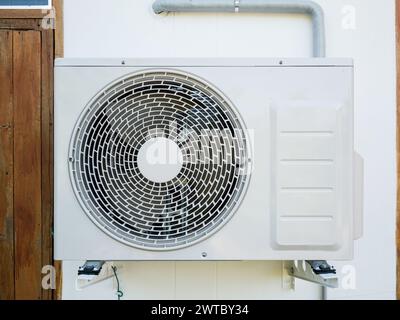 Air conditioning compressor outdoor unit Stock Photo - Alamy