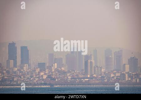 Smog and pollution on a sunnyy day amongst the skyscrapers and modern ...
