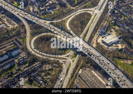 Luftbild, Stau am Autobahnkreuz Duisburg, Autobahn A59 und Autobahn A40 ...