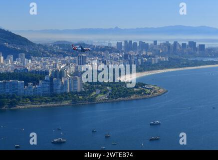 Airplane flying over the Guanabara Bay before landing. Rio de Janeiro ...