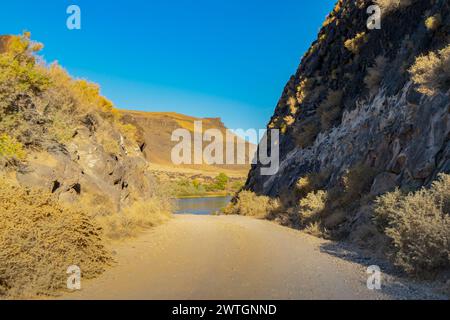 road in the Snake River Canyon Idaho, USA Stock Photo - Alamy