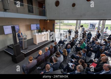 Ansprache von CEO von Microsoft Deutschland Marianne JANIK - Von der ...