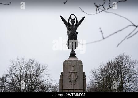 Partick and Whiteinch War Memorial in Victoria Park, Glasgow, Scotland ...