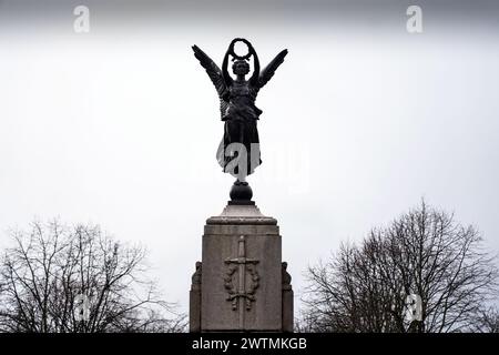 Partick and Whiteinch War Memorial in Victoria Park, Glasgow, Scotland ...