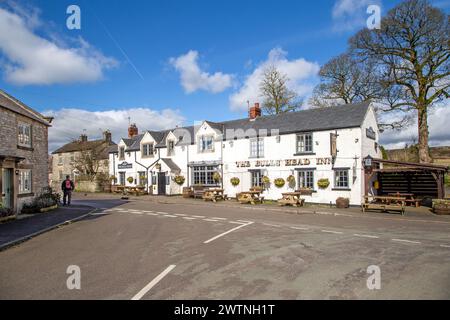 The Bull's Head a traditional village pub in the centre of Castleton in ...