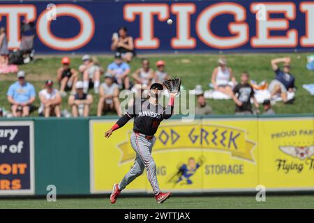 Minnesota Twins' Austin Martin, right, and Twins' Byron Buxton warm up ...