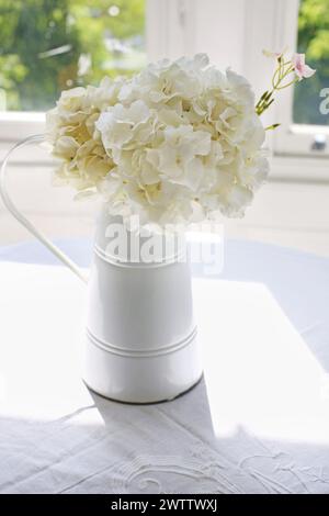 Flowers in a vase Stock Photo - Alamy