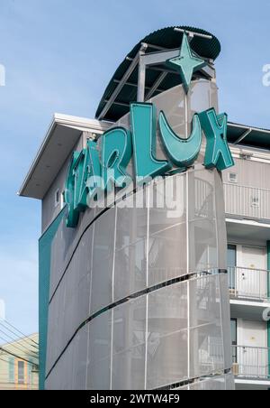 Googie architecture motel sign in Wildwood, New Jersey Stock Photo - Alamy