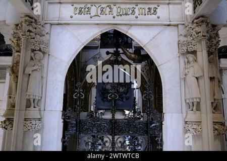 Christopher Columbus Tomb inside of Columbus Lighthouse, Santo Domingo ...