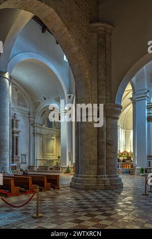 Basilica di Collemaggio, Interior, Altar, L'Aquila, Abruzzo, Italy ...